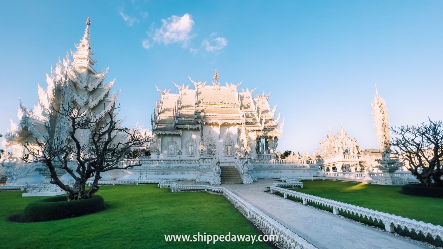 White Temple in Chiang Rai: Wat Rong Khun (Visitor's Guide)